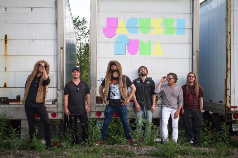 Jacuzzi Puma - The Dog House Bar and Grill